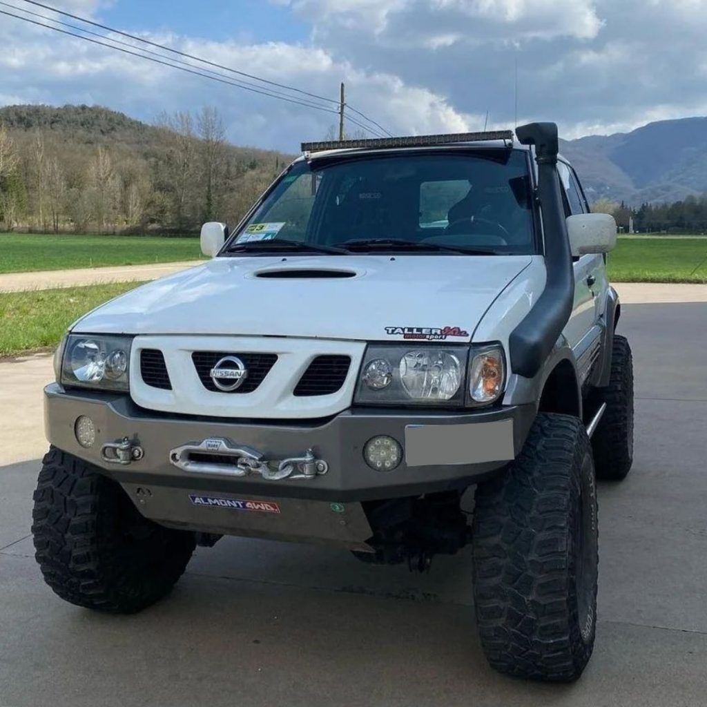 Protección frontal Nissan Terrano II R20 AFN Bumper