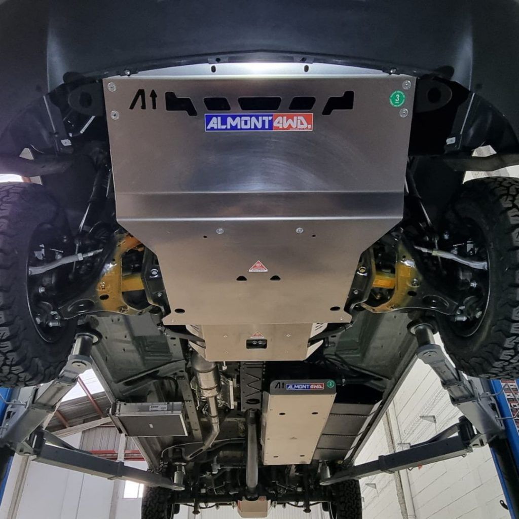 Front skid plate Mercedes Sprinter W907 VS30 4MATIC October 2022>